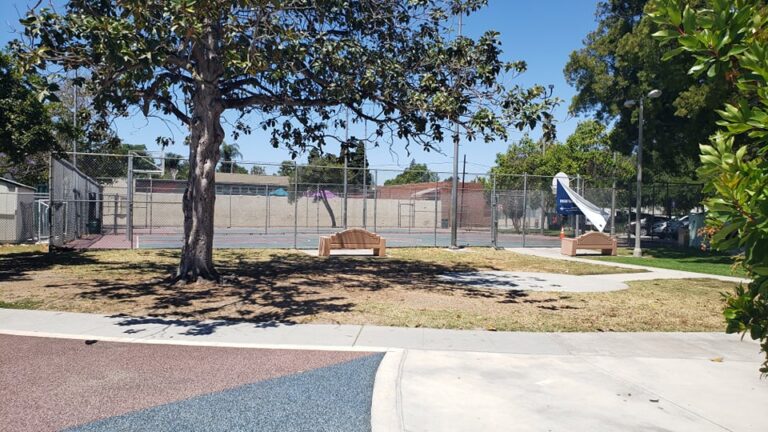 Tips for Visiting Whaley Park in Long Beach - longbeachkids.com